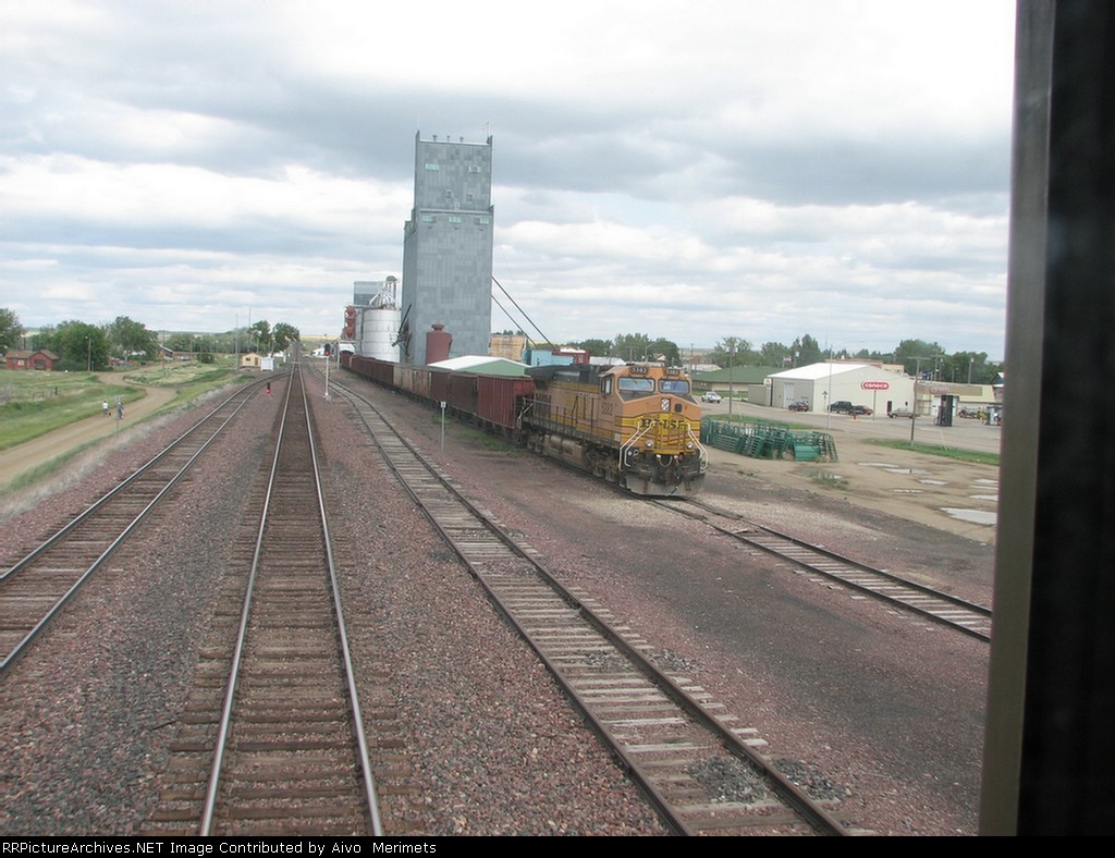 BNSF 5382 at Chester
